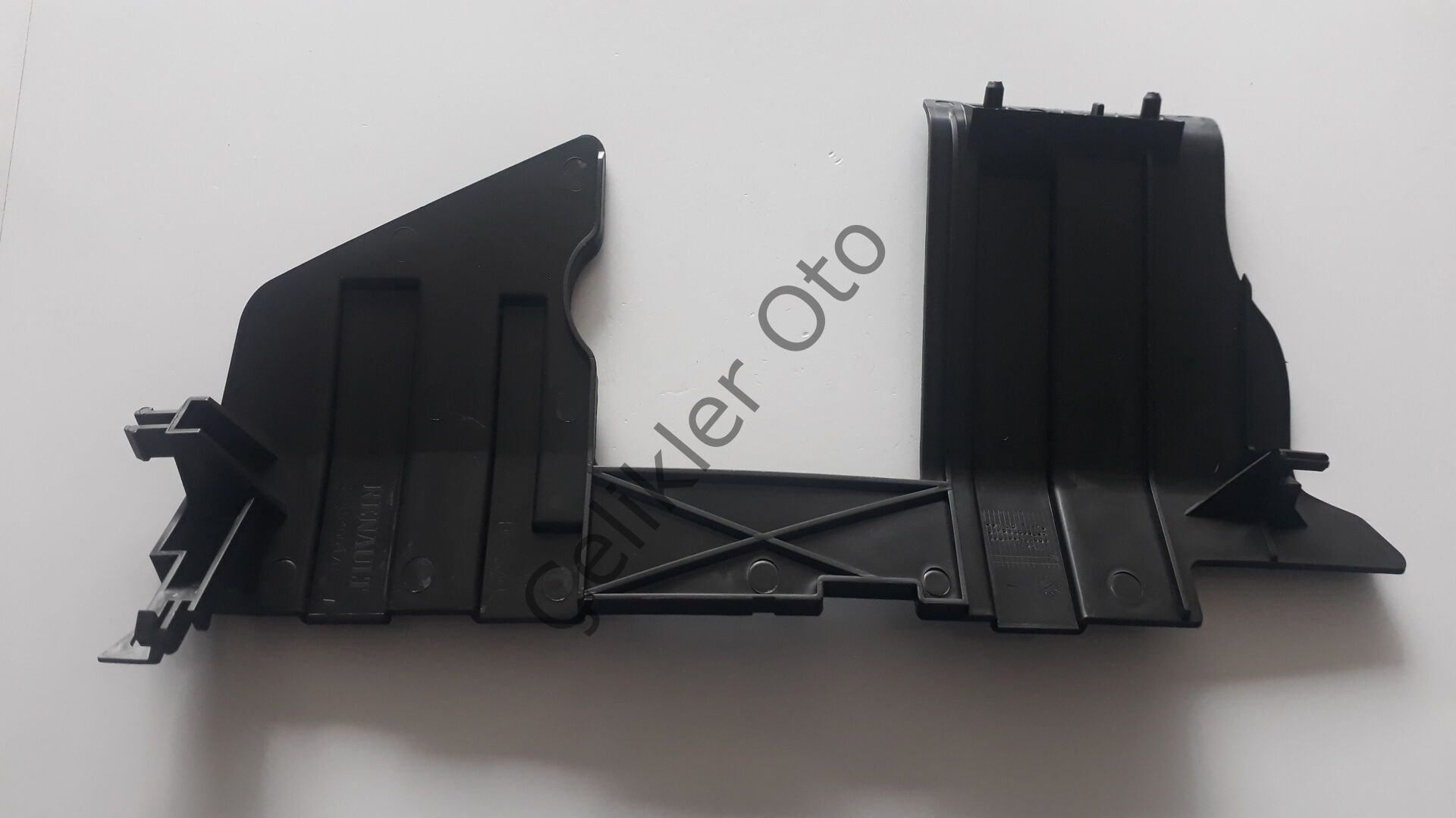 Sağ Radyatör Davlumbazı Renault Fluence 214940047R