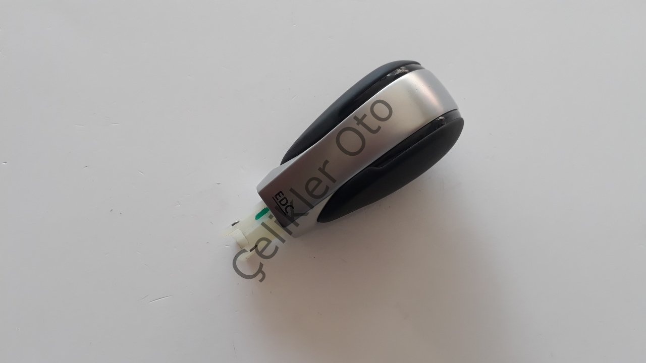 Vİtes Topuzu Megane 4 Talisman Kadjar 328652311R