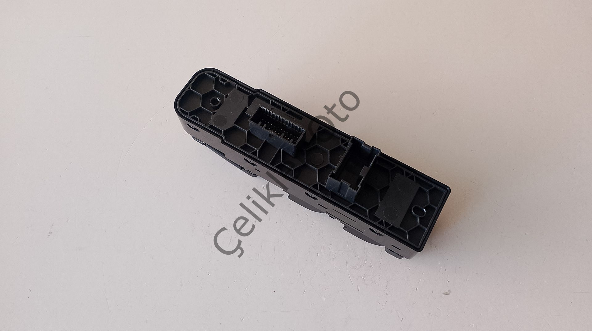 Sol Cam Düğmesi Renault Megane 4 Talisman 254015253R