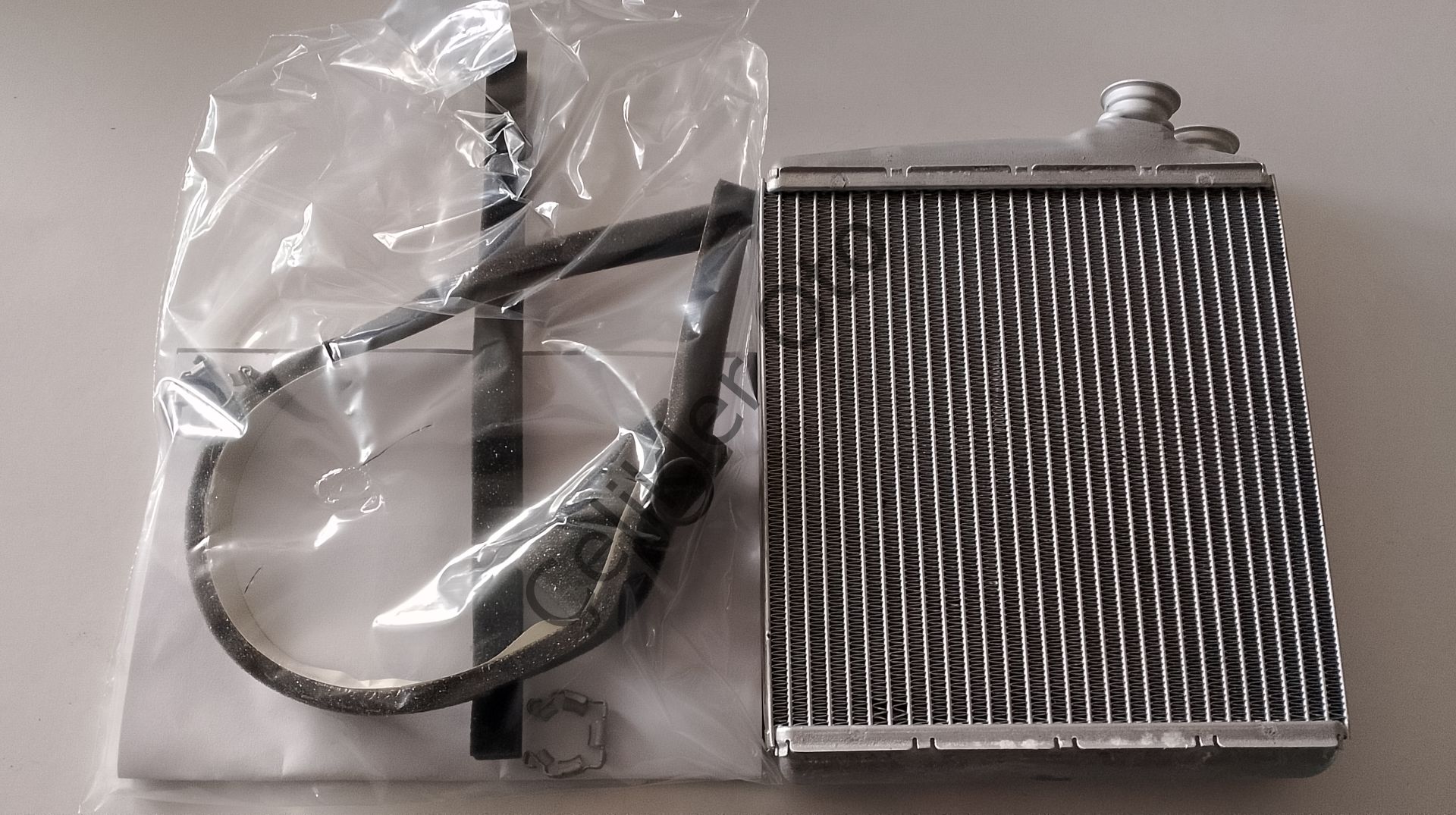 Kalorifer Radyatörü S60 V60 S80 V70 XC60 XC70 30767275