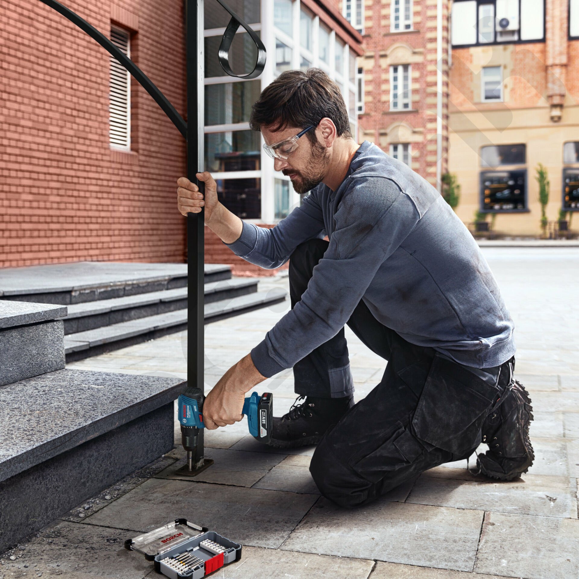 Bosch Professional GSR 185 LI Akülü Delme Vidalama Makinesi 18V 2Ah Tek ...