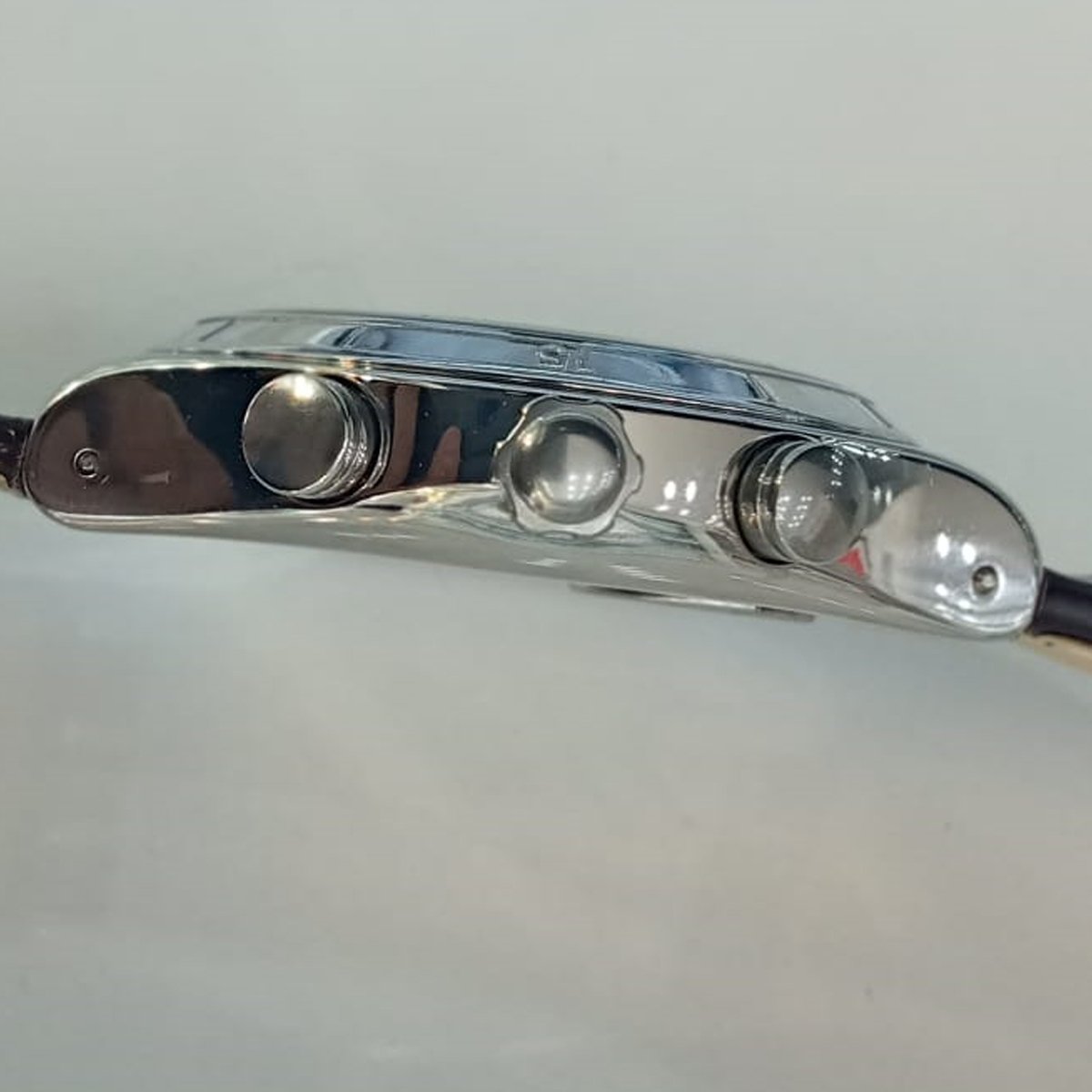 Swatch YVS400 Kahverengi Deri Erkek Kol Saati