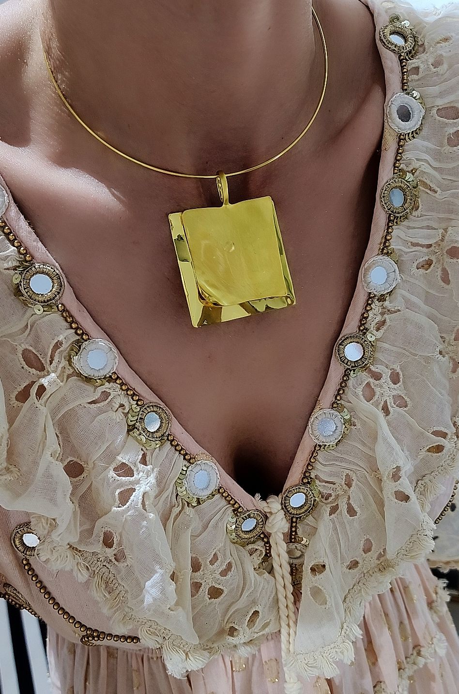 Gold Özel Seri Kare Plaka Kolye Gold Özel Seri Kare Plaka Kolye