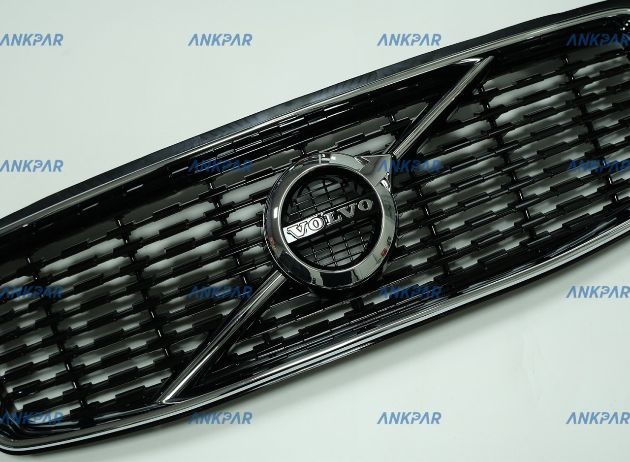 Volvo XC90 Ön Panjur R Design 2016 ve Sonrası Logolu- Volvo