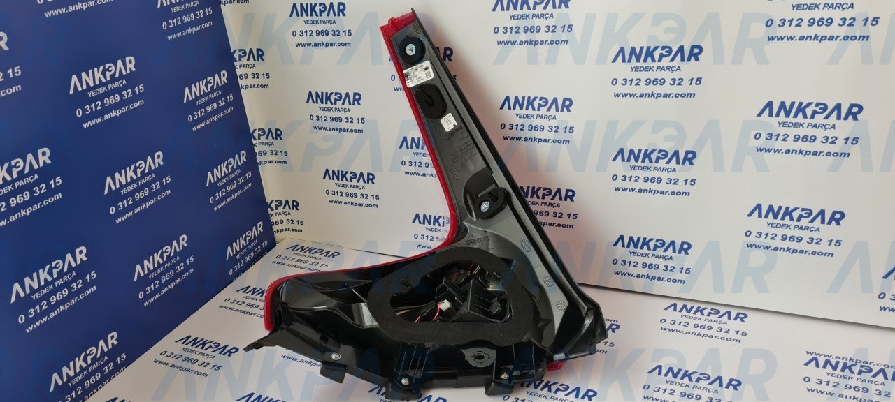 Volvo V40 Sağ Stop Lambası 2013-2018 31395845- Magneti Marelli