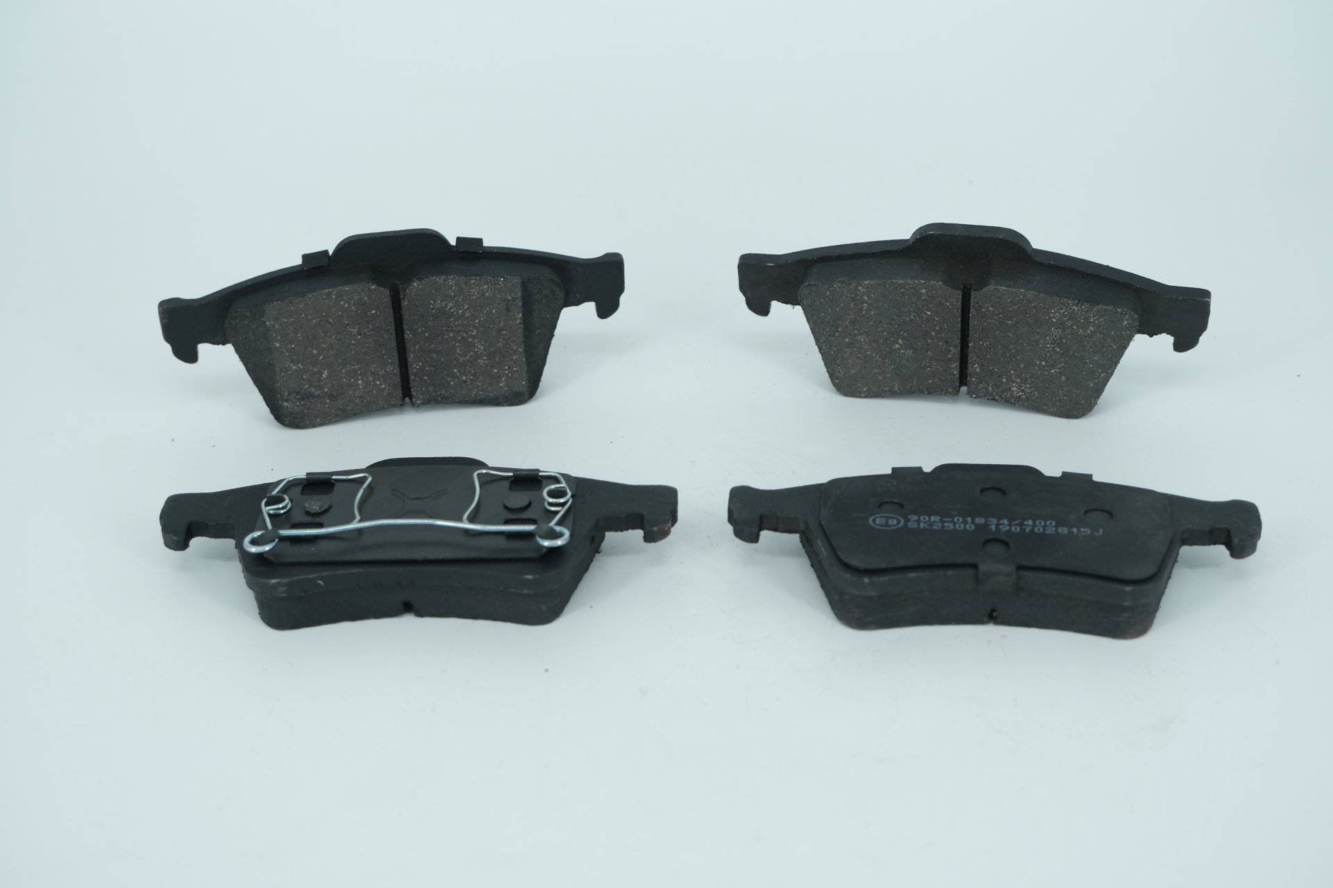 Volvo XC40 Ön Fren Balatası Kiti (16 inç) 31471409- Braxis