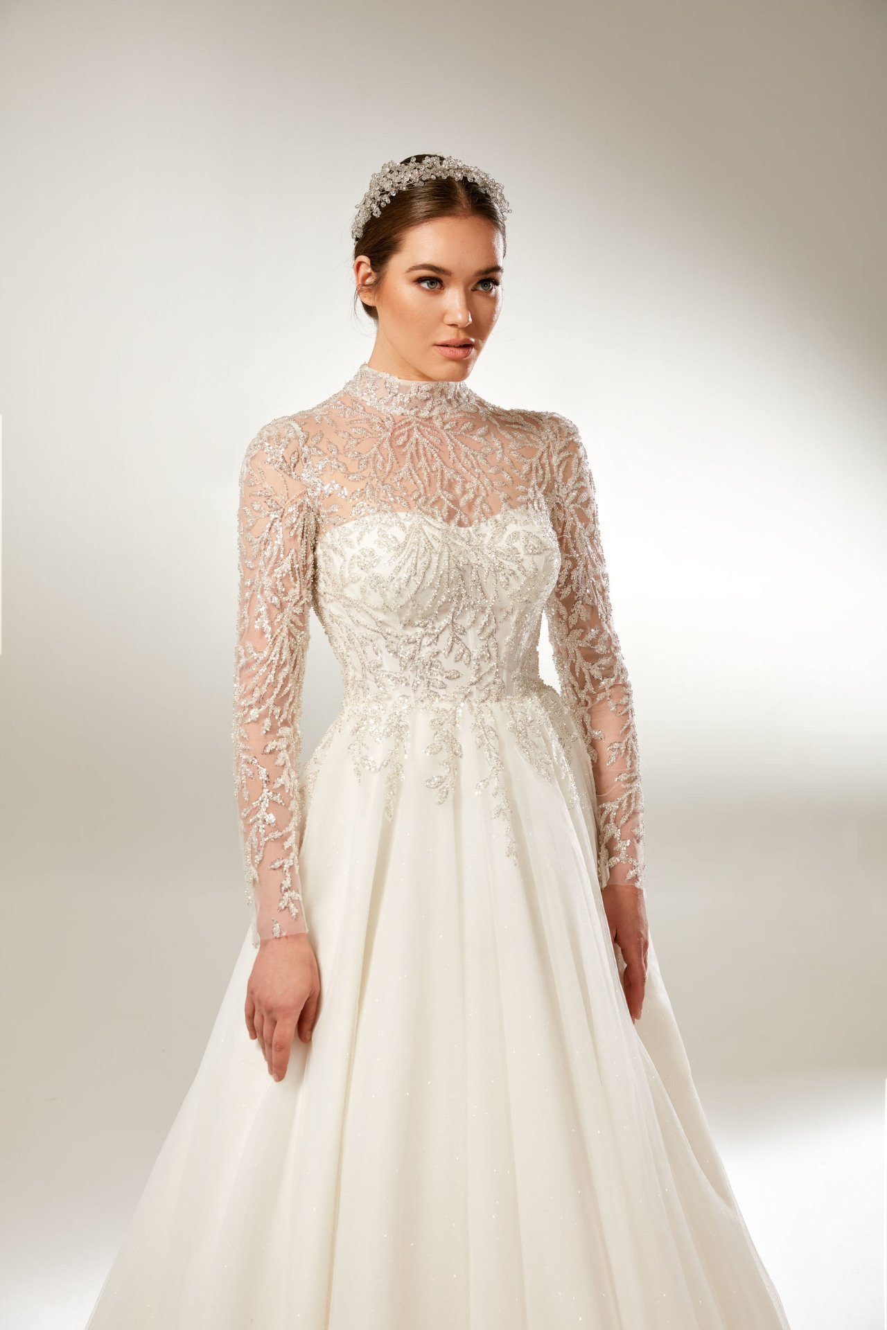 HELEN BRIDAL DRESS WITH LACE AND TULLE FABRIC, WITH LONG SLEEVES, STEP NECK