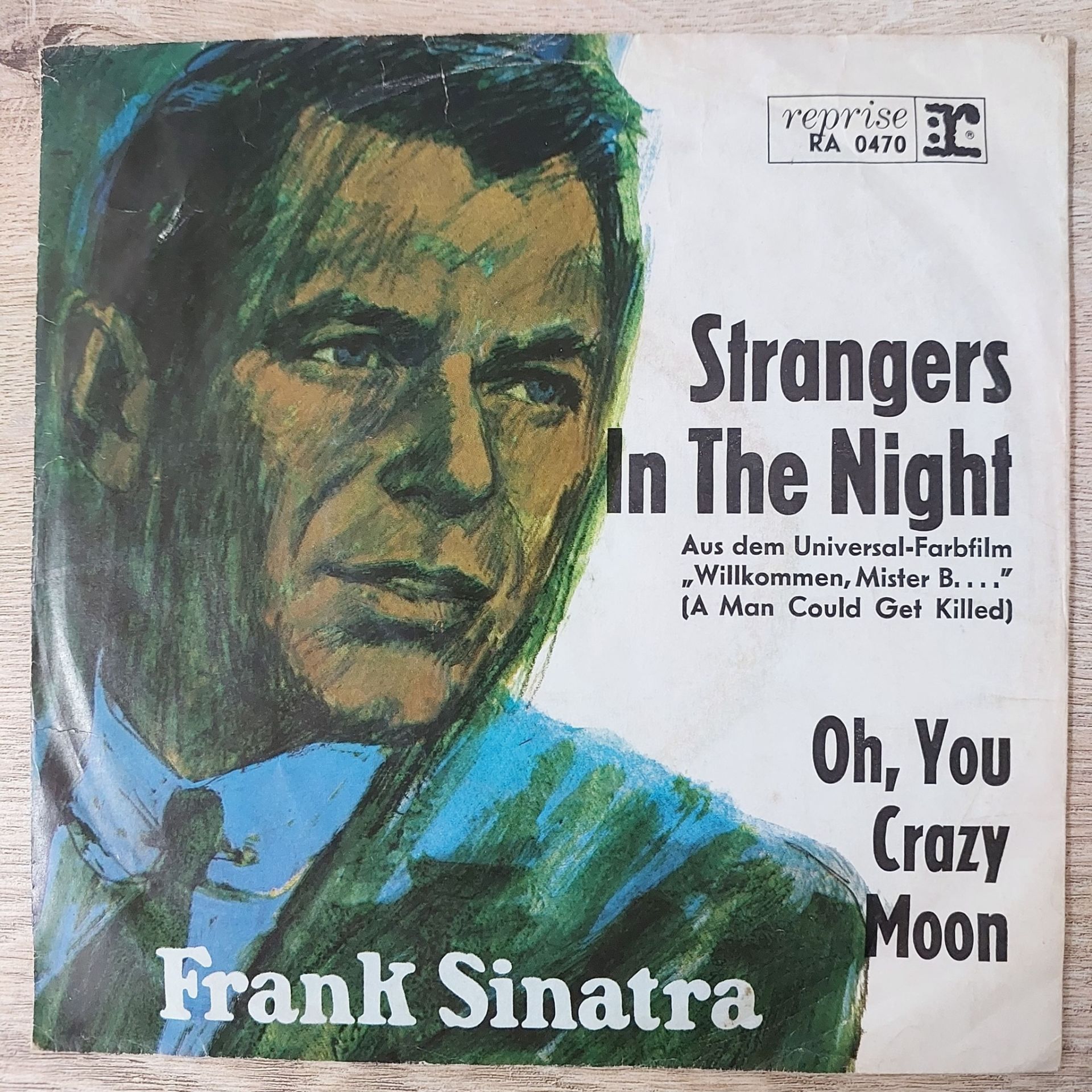 Frank Sinatra – Strangers In The Night 45LİK PLAK Frank Sinatra – Strangers In The Night 45LİK PLAK