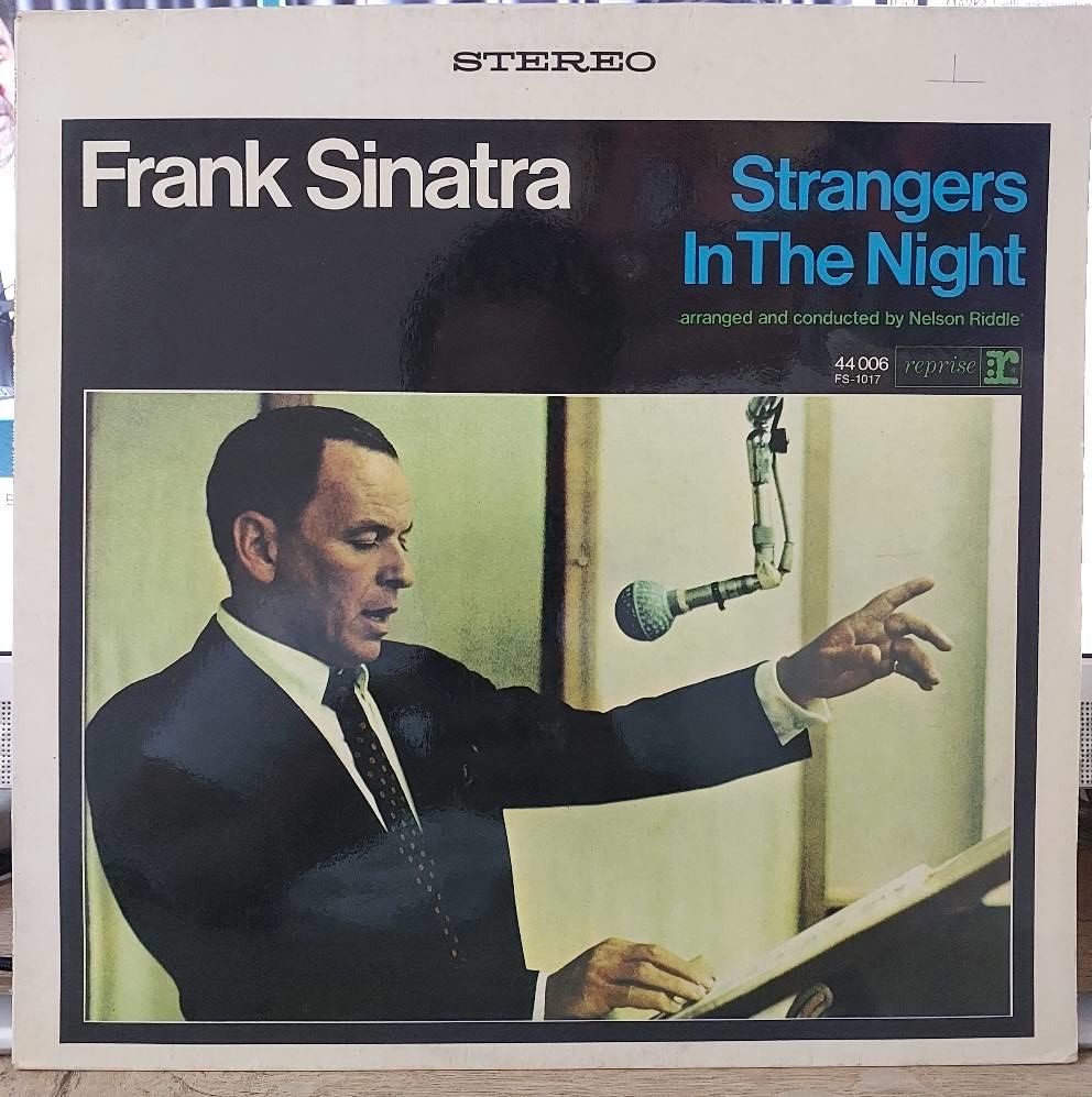 Frank Sinatra – Strangers In The Night LP PLAK Frank Sinatra – Strangers In The Night LP PLAK