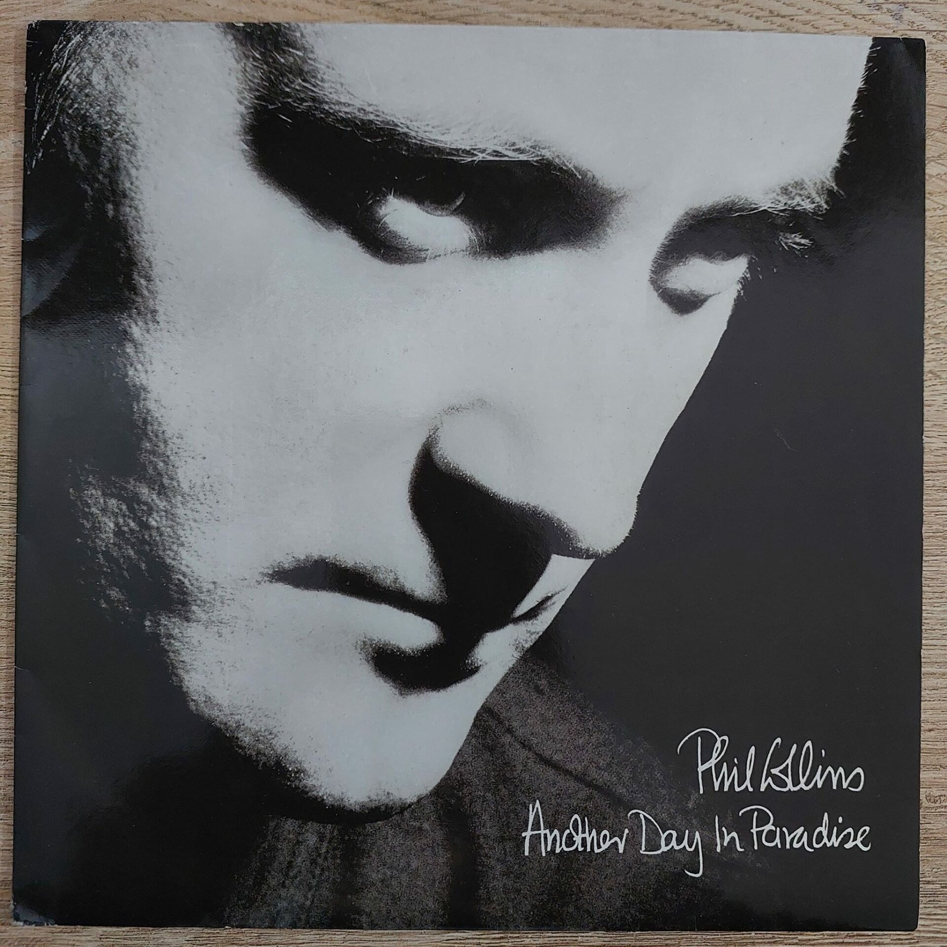 Phil Collins – Another Day In Paradise 45LİK PLAK Phil Collins – Another Day In Paradise 45LİK PLAK