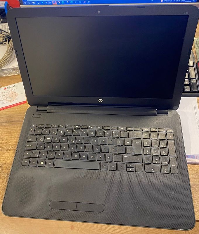 Hp 250 G4 İ3-5400 4GB 128GB 15.6 Notebook Pc (2.el)