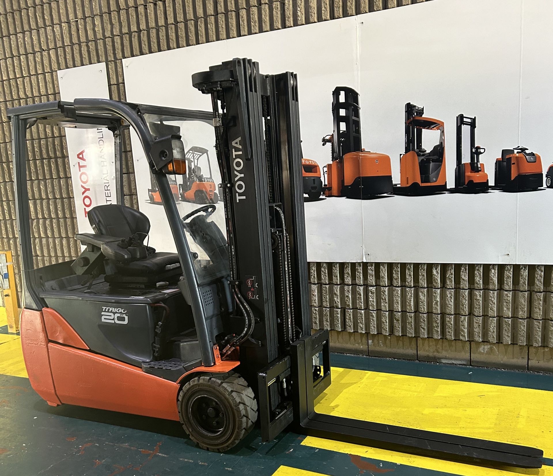 Toyota Traigo 48V 8BET20 3 Tekerlekli Elektrikli Forklift