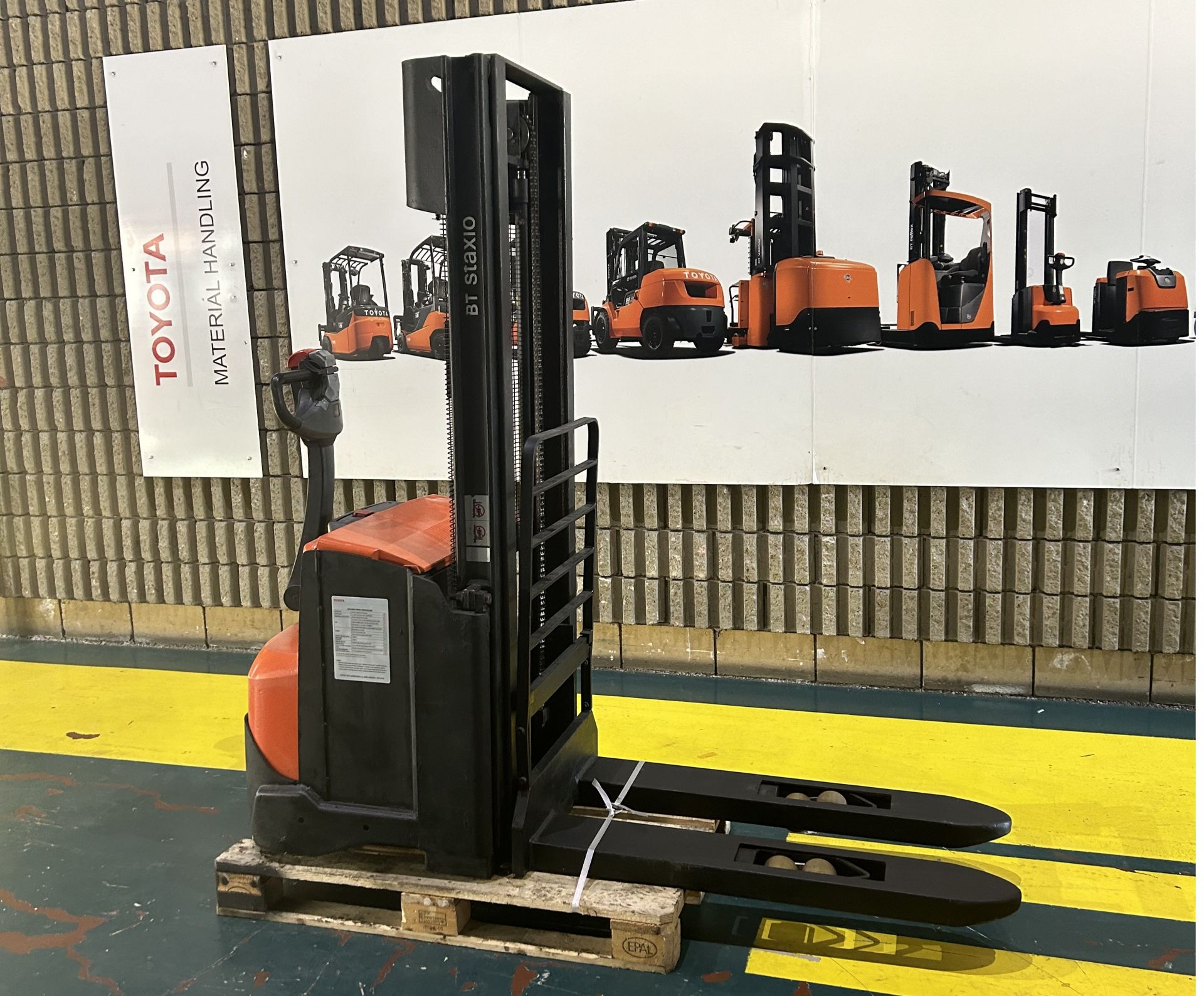 BT Staxio SWE140 1.4T Elektrikli İstif Makinesi