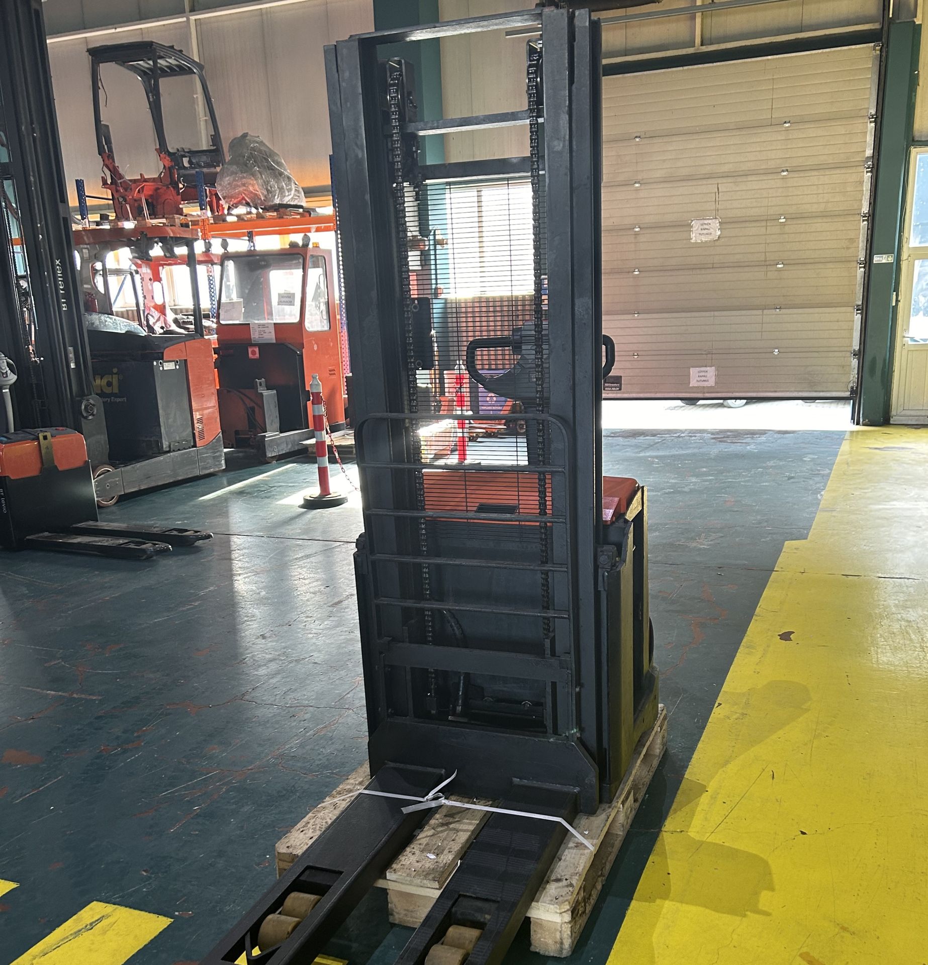 BT Staxio SWE140 1.4T Elektrikli İstif Makinesi