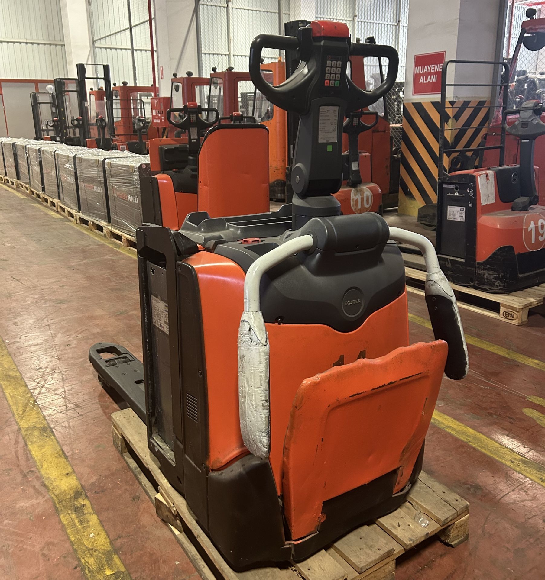 BT Levio LPE 200 2.0t Platformlu Transpalet