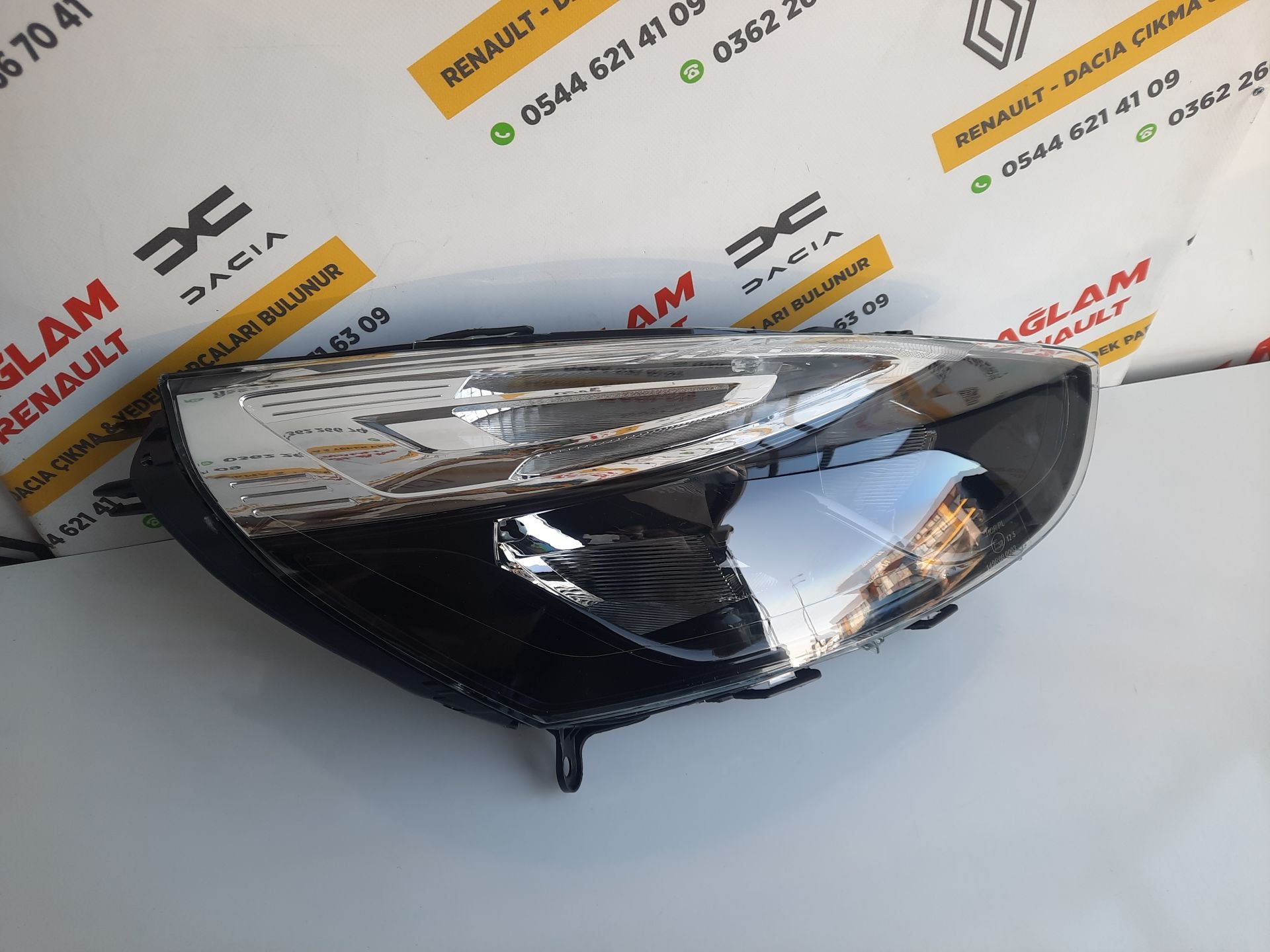 Clio 4 16-20 Sıfır İthal Sağ Far 260103421R