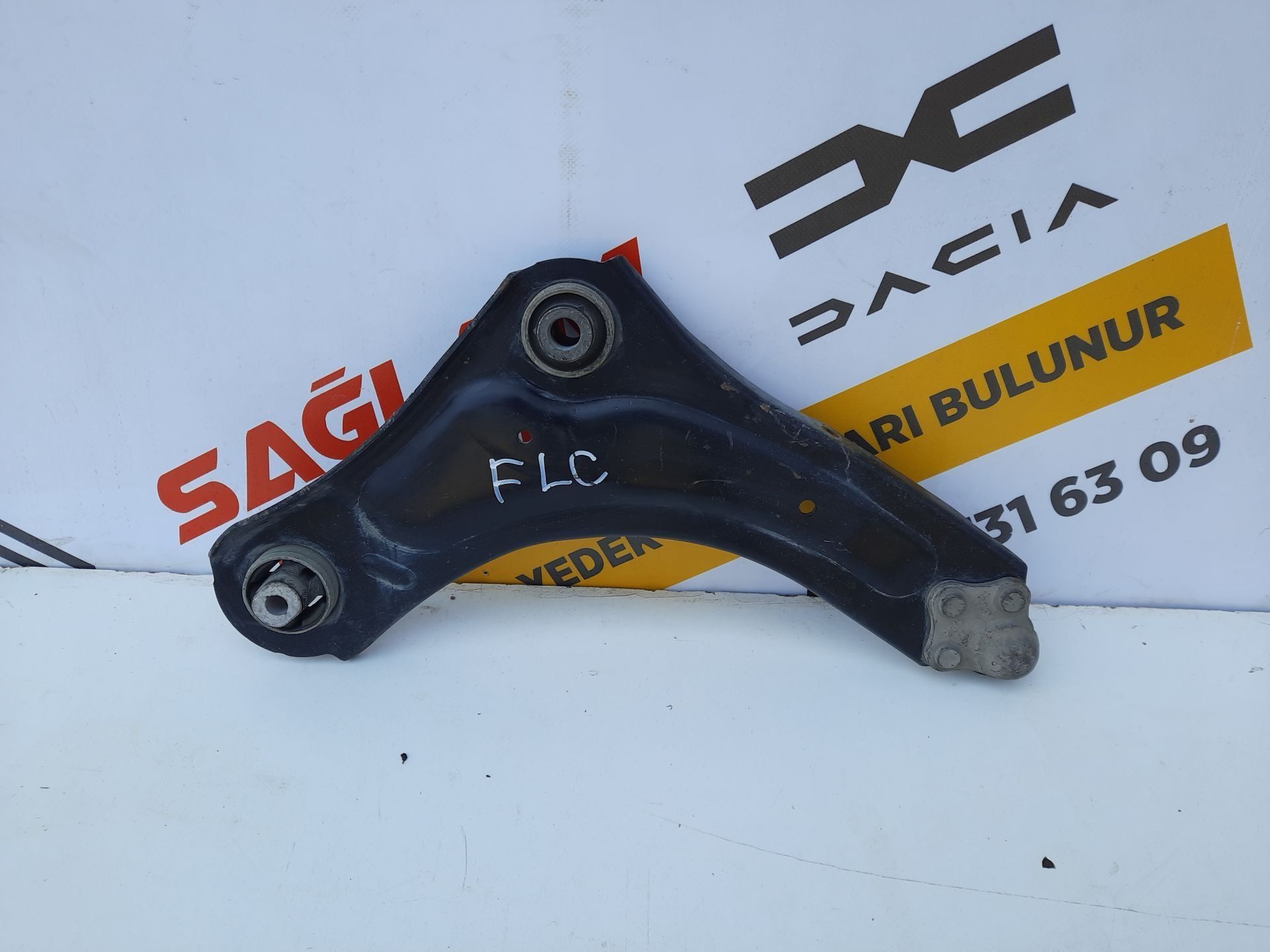 Megane 3 Sol Ön Alt Tabla Salıncak Çıkma 545014055R