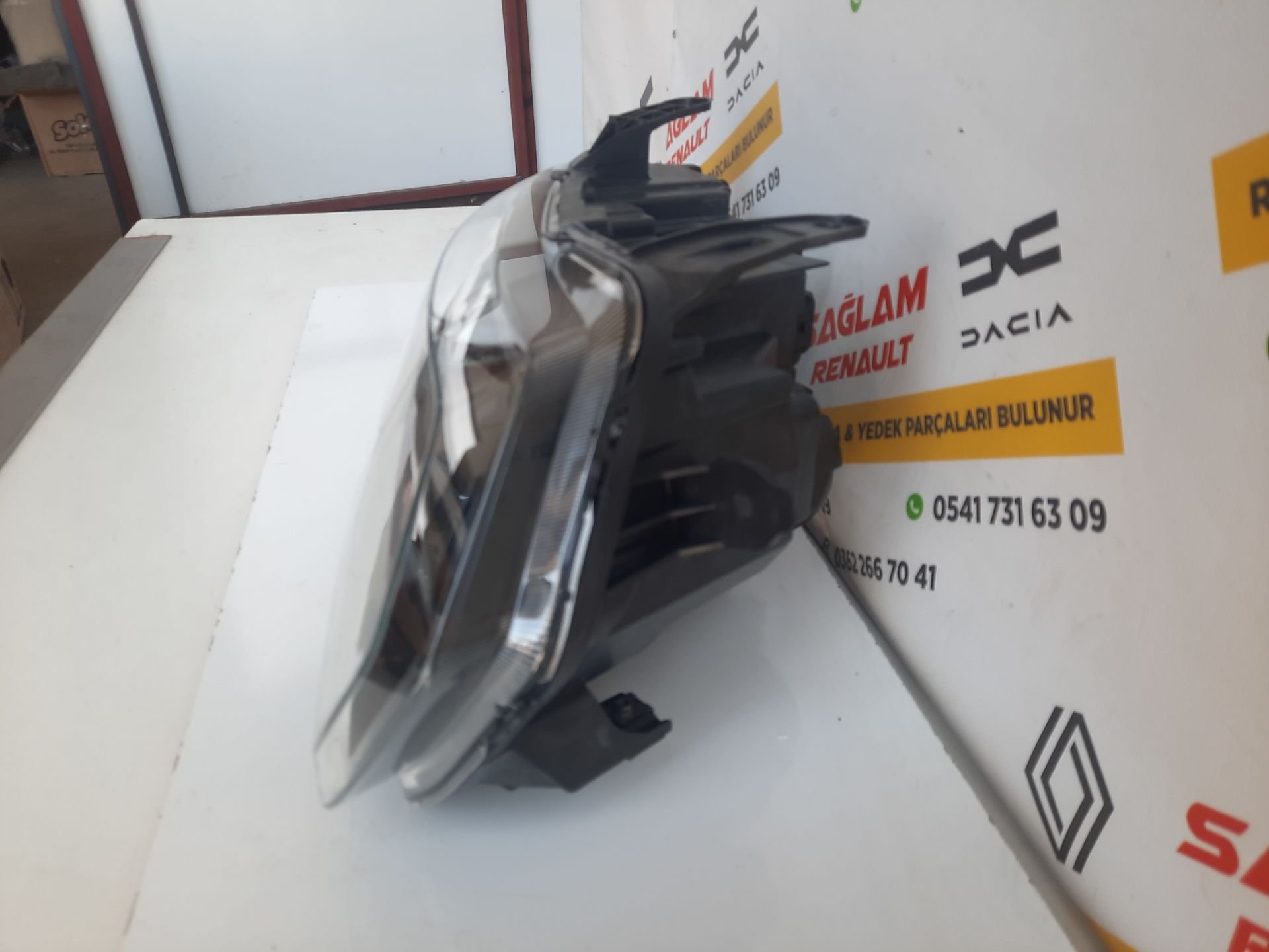 Duster 2 XJD Sıfır Orijinal Sağ Far 260106194R