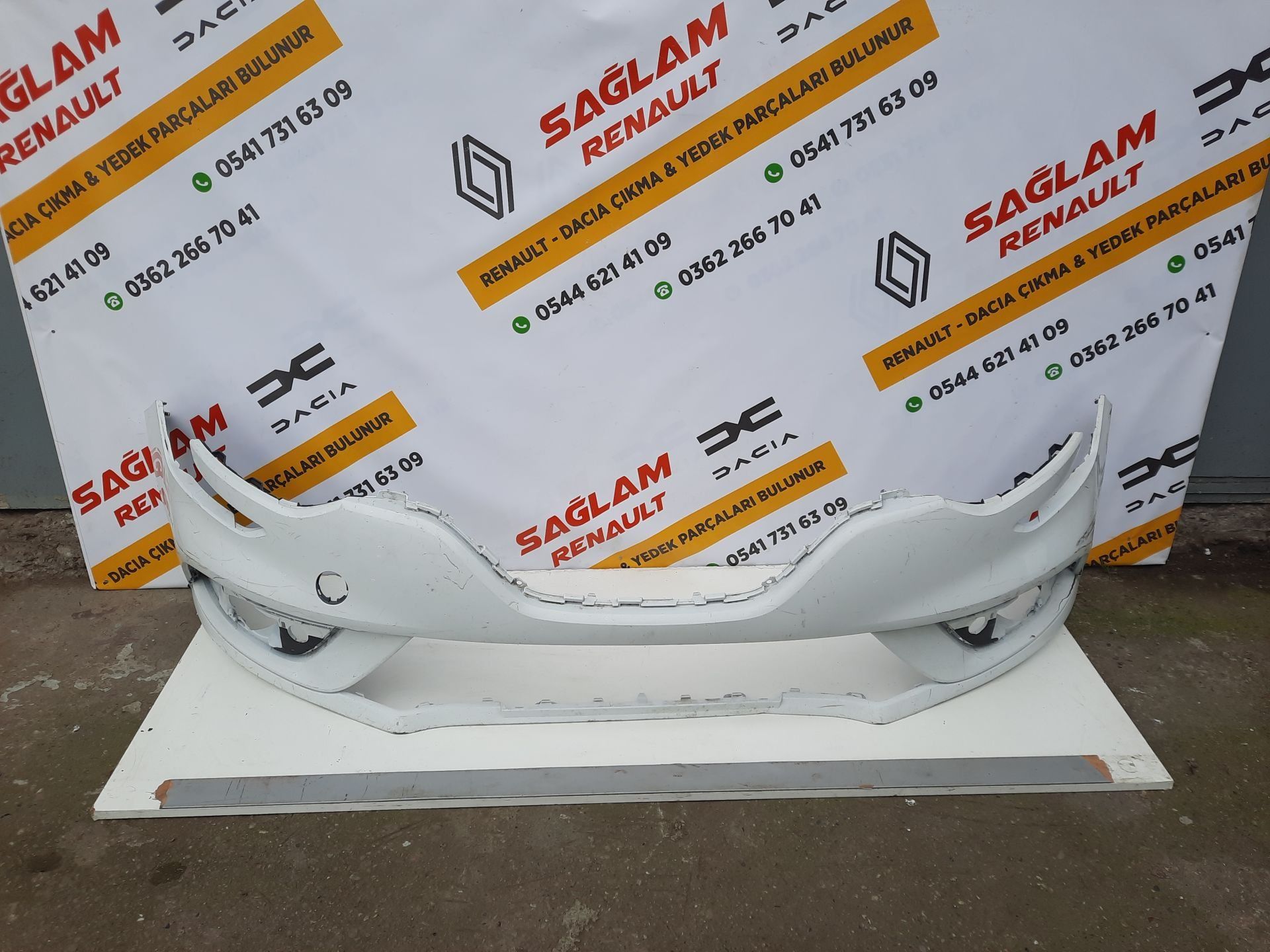 Megane 4 Ön Tampon Sağ Ön Çamurluk 620225862R