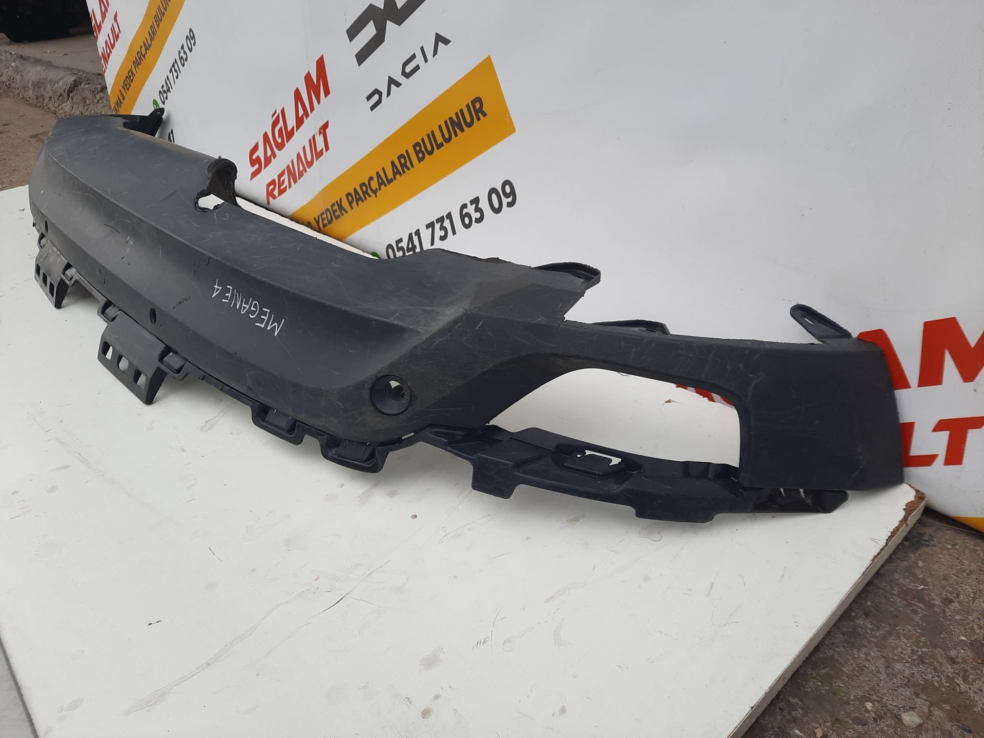 Megane 4 Sedan Orijinal Çıkma Arka Tampon Alt Eki Difüzör﻿ 850183788R