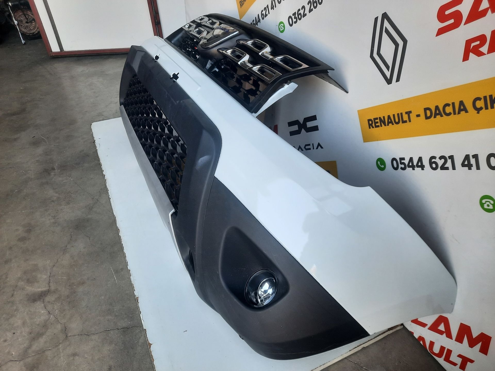 Duster 2010 - 2017 Sıfır Full Dolu Beyaz Ön Tampon 620220030R
