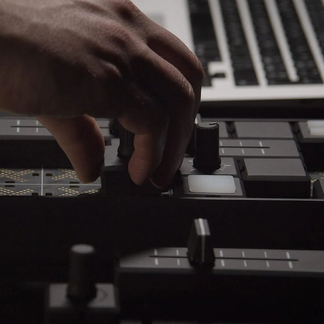 Specialwaves Mine S Basic Bundle | Control Surface