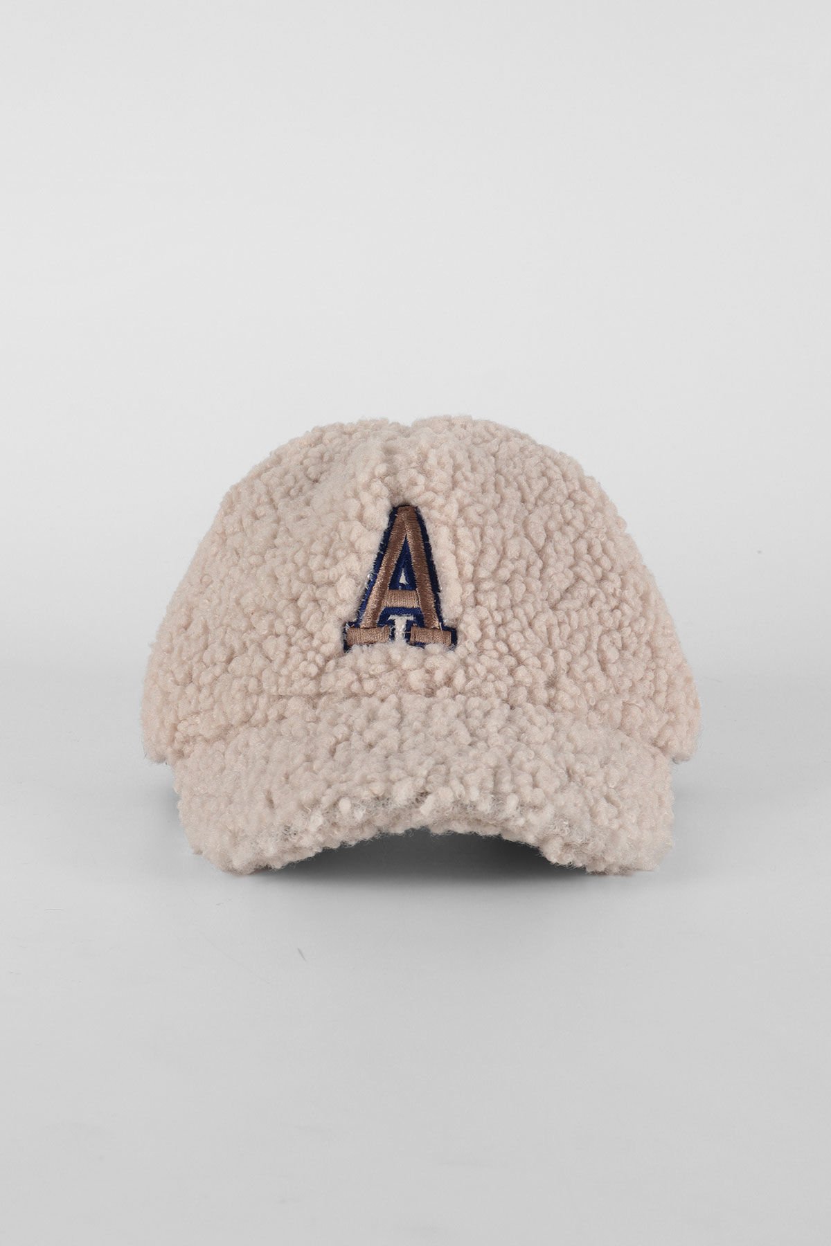 Kişiye Özel Harf Nakışlı Harf Seçilebilir Cap Peluş Şapka - Kapin