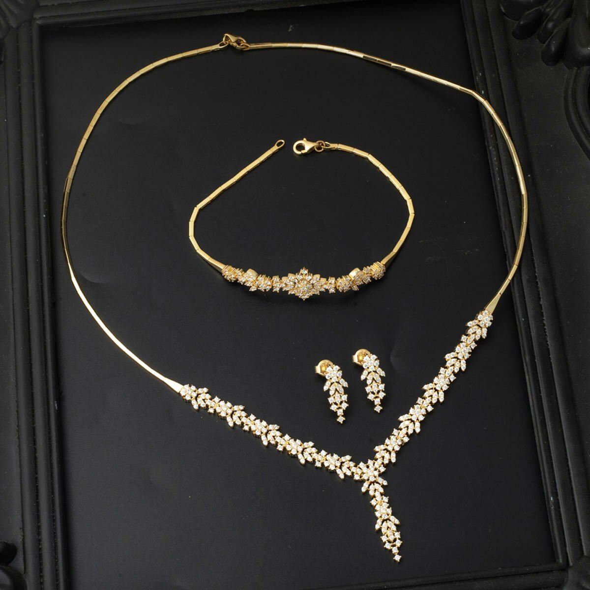 Sarı Altın Modern Tasarım 14 Ayar Taşlı Set ｜ Bilezikci Sarı Altın Set