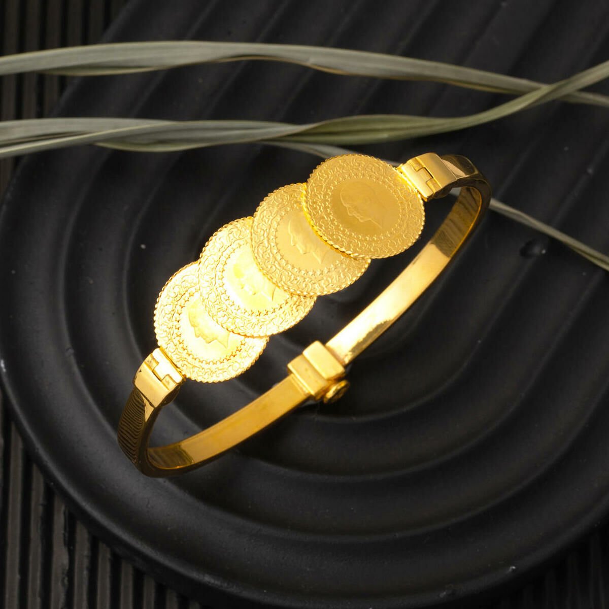 4 Çeyrek Altınlı 14 Ayar Kelepçe Altın Bileklik ｜ Bilezikci Çeyrek ...