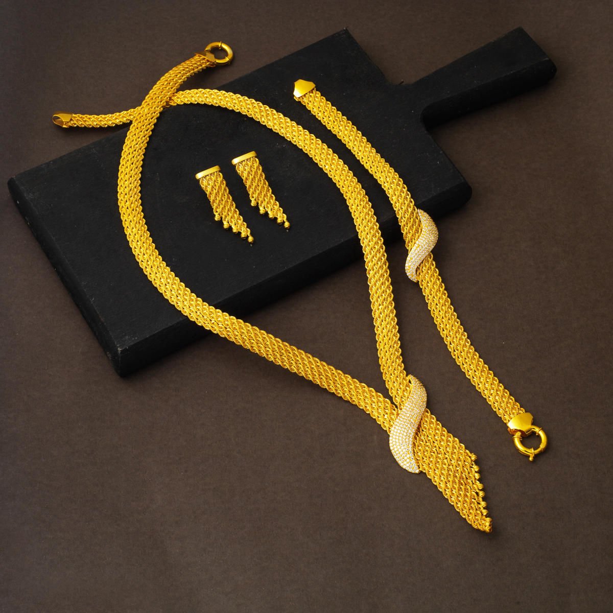 Taşlı Kemer Örgü Burmalı Altın Düğün Seti ｜ Bilezikci Örgü Altın Setler