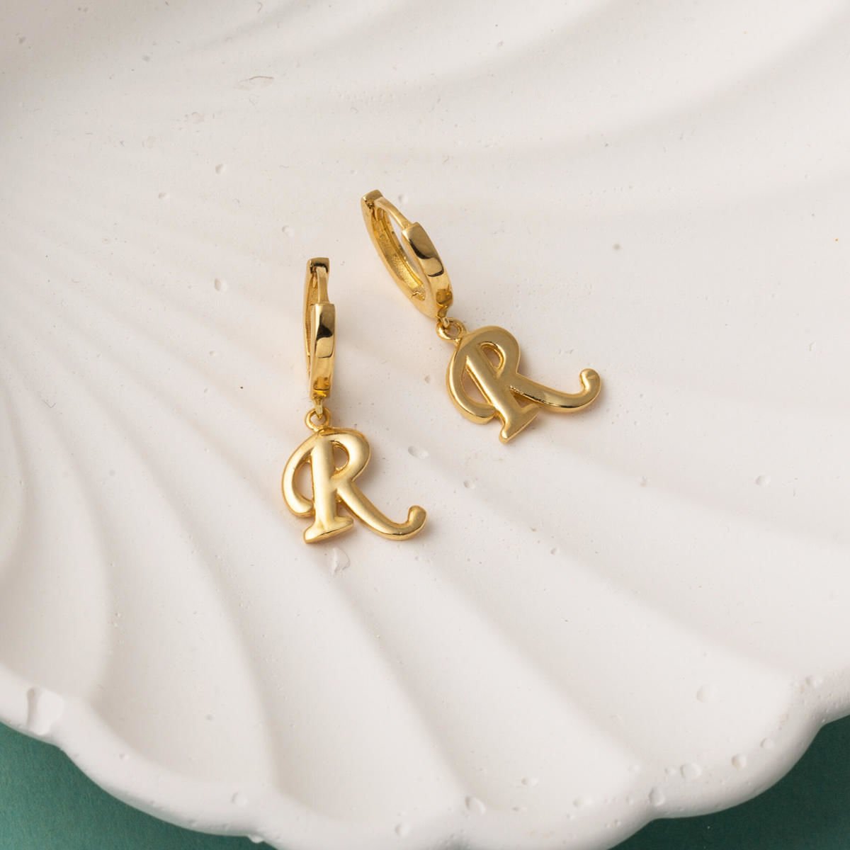 R Harfi Halka Sallantılı 14 Ayar Altın Küpe ｜ Bilezikci Harf Küpe